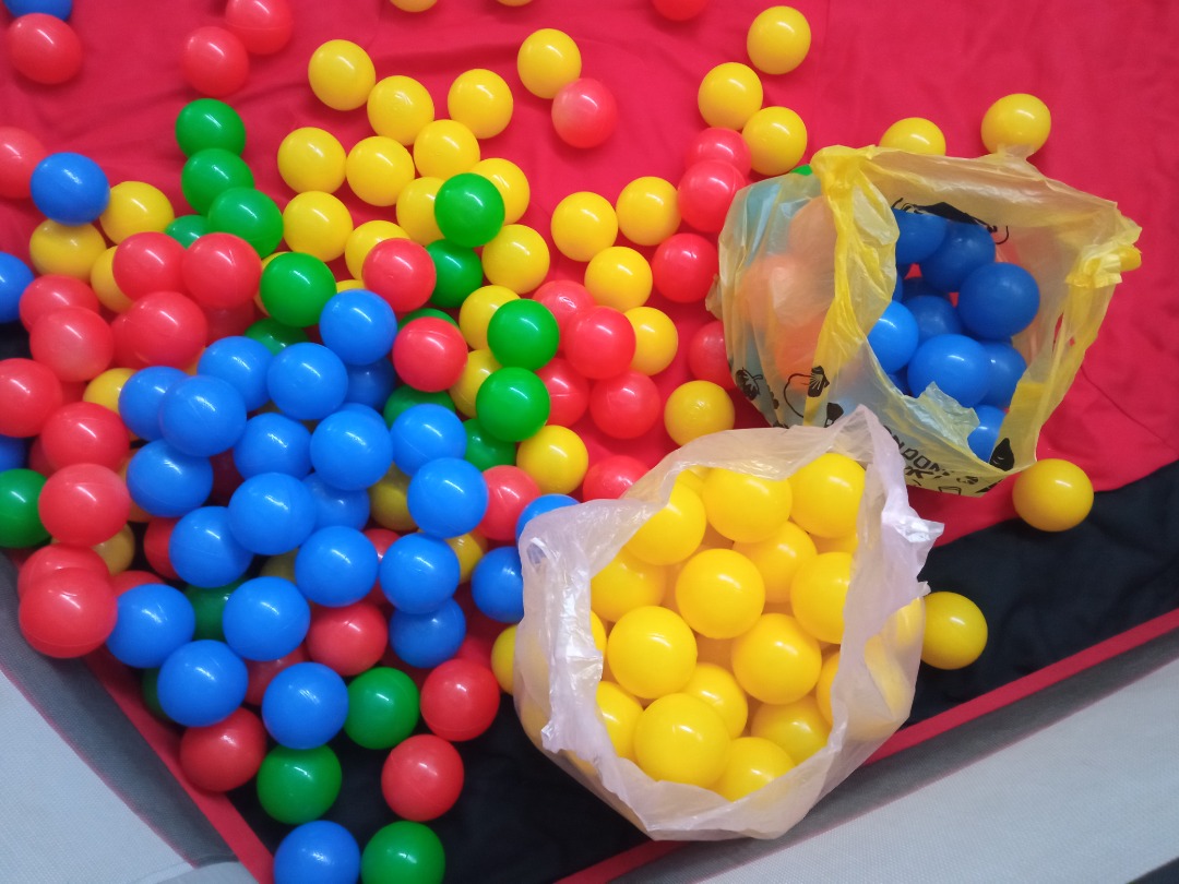 Bags of balls (around 200+ pieces), Babies & Kids, Infant Playtime on ...