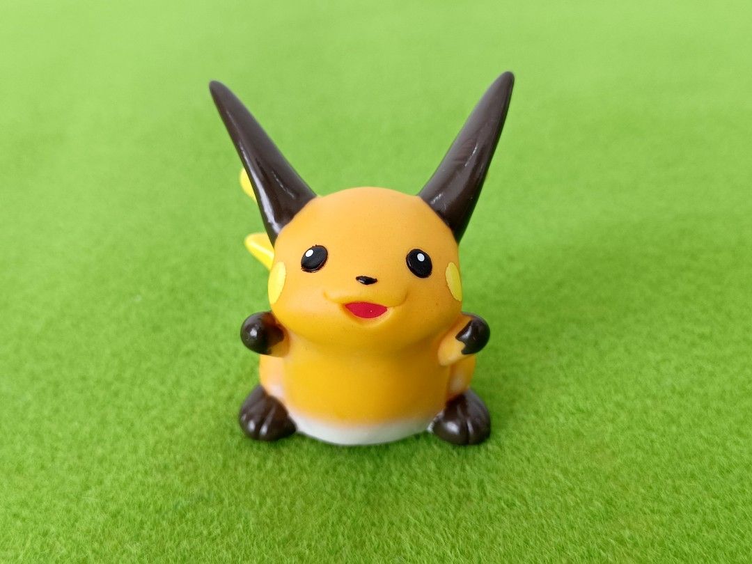 BANDAI first generation Pokemon Pikachu and Raichu Finger puppet made ...