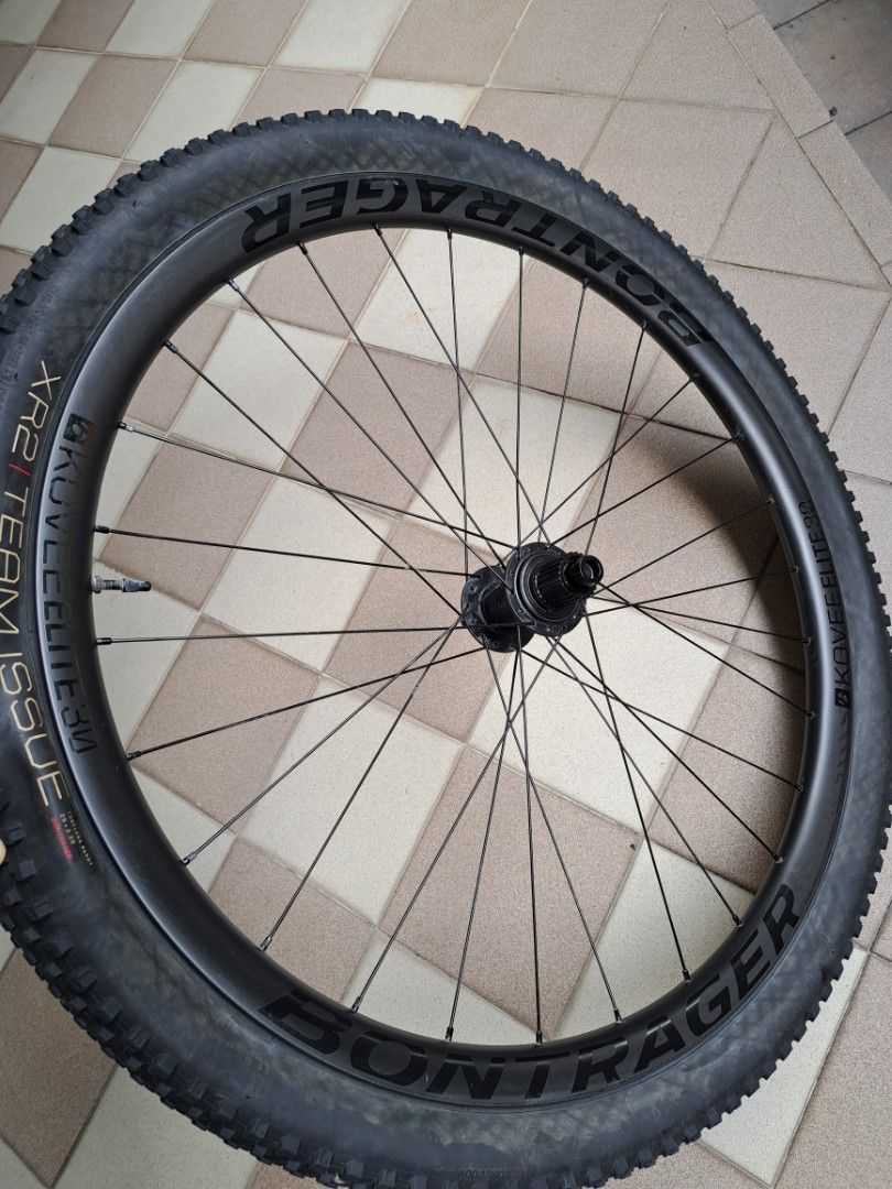 Bontrager 29er carbon wheelset mtb, Sports Equipment, Bicycles & Parts ...