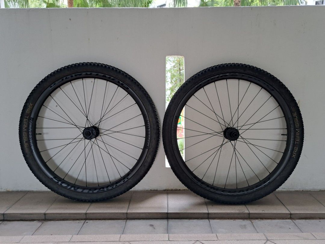 Bontrager 29er carbon wheelset mtb, Sports Equipment, Bicycles & Parts ...