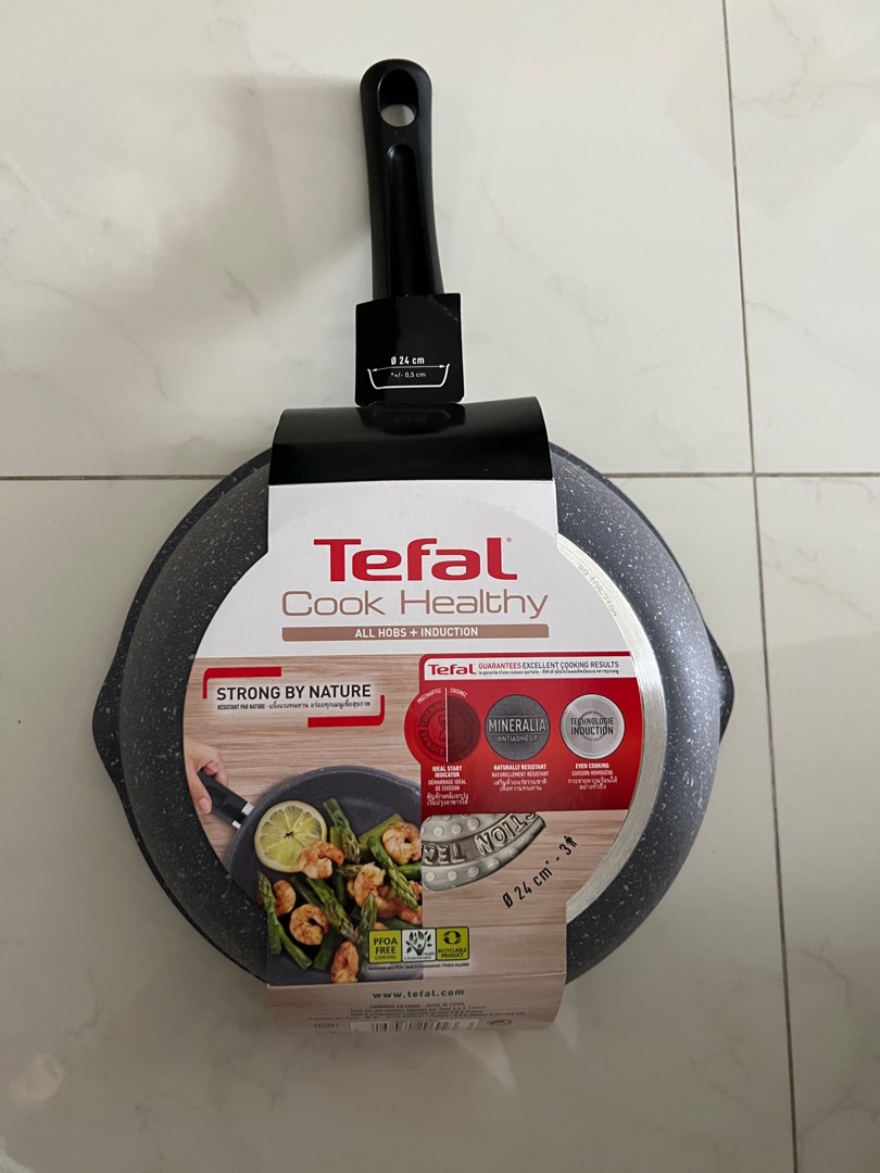 Brand new Tefal deep frypan, Furniture & Home Living, Kitchenware ...