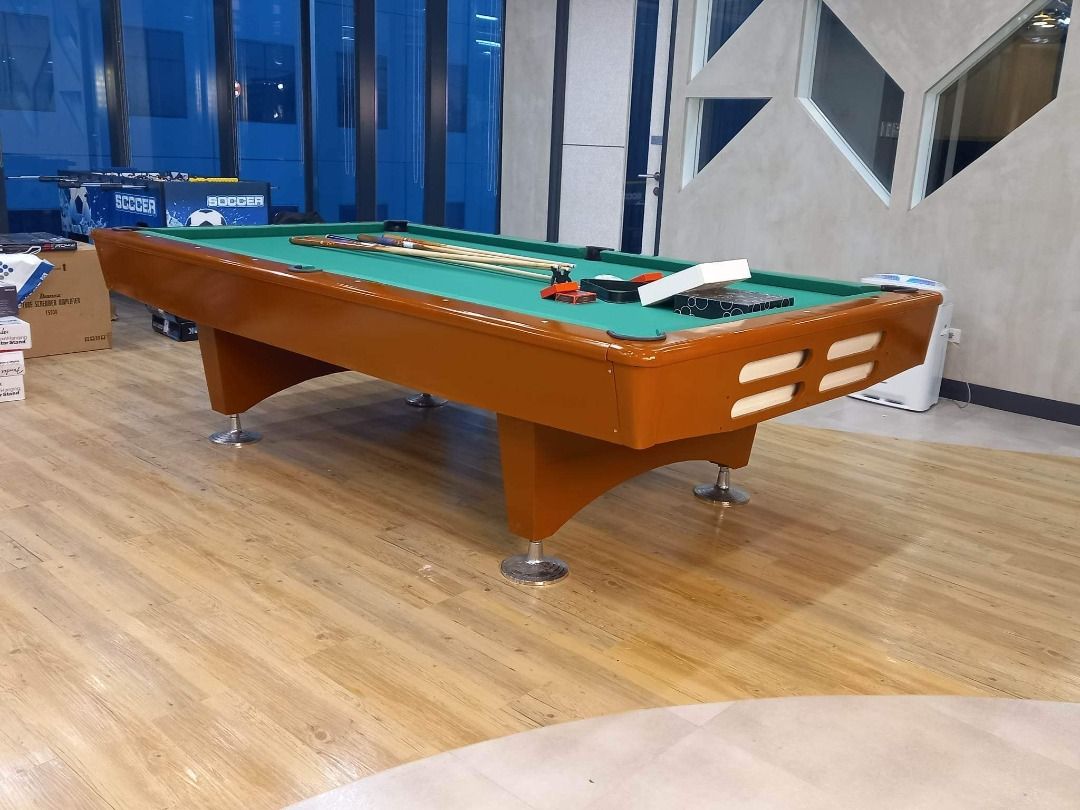 Brown Billiard table w/ complete accessories, Sports Equipment, Sports ...