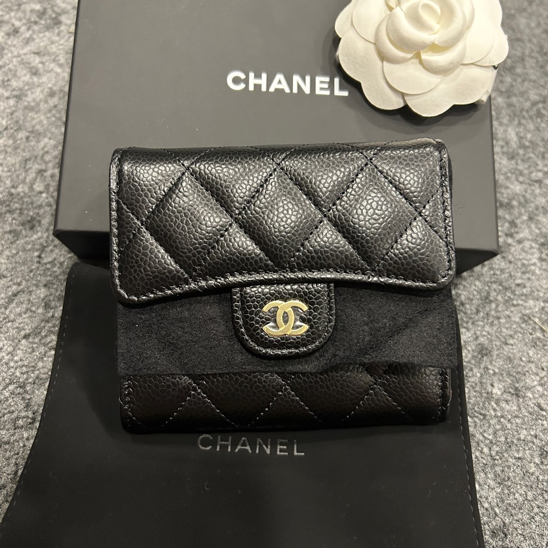 CHANEL CLASSIC SMALL FLAP WALLET IN CAVIAR GHW, Women's Fashion, Bags ...