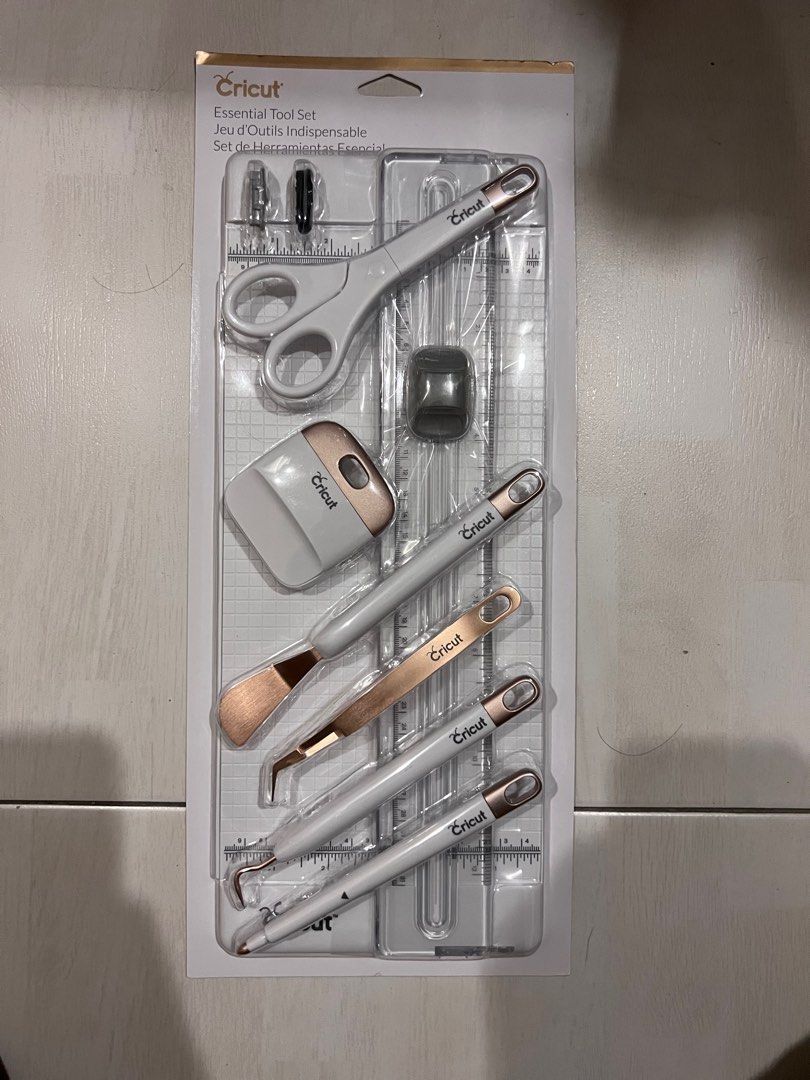 Cricut Essential Tools Set, Hobbies & Toys, Stationery & Craft, Craft ...