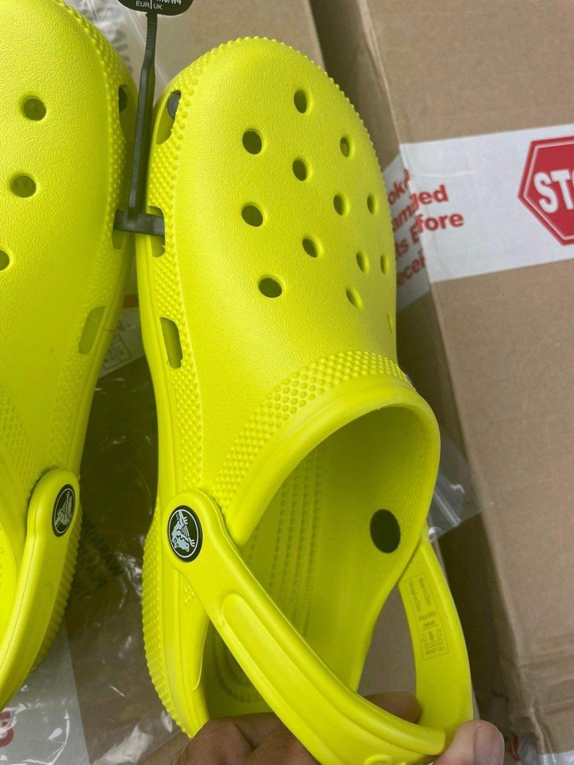 CROCS CLASSIC CITRUS, Women's Fashion, Footwear, Flats & Sandals on ...