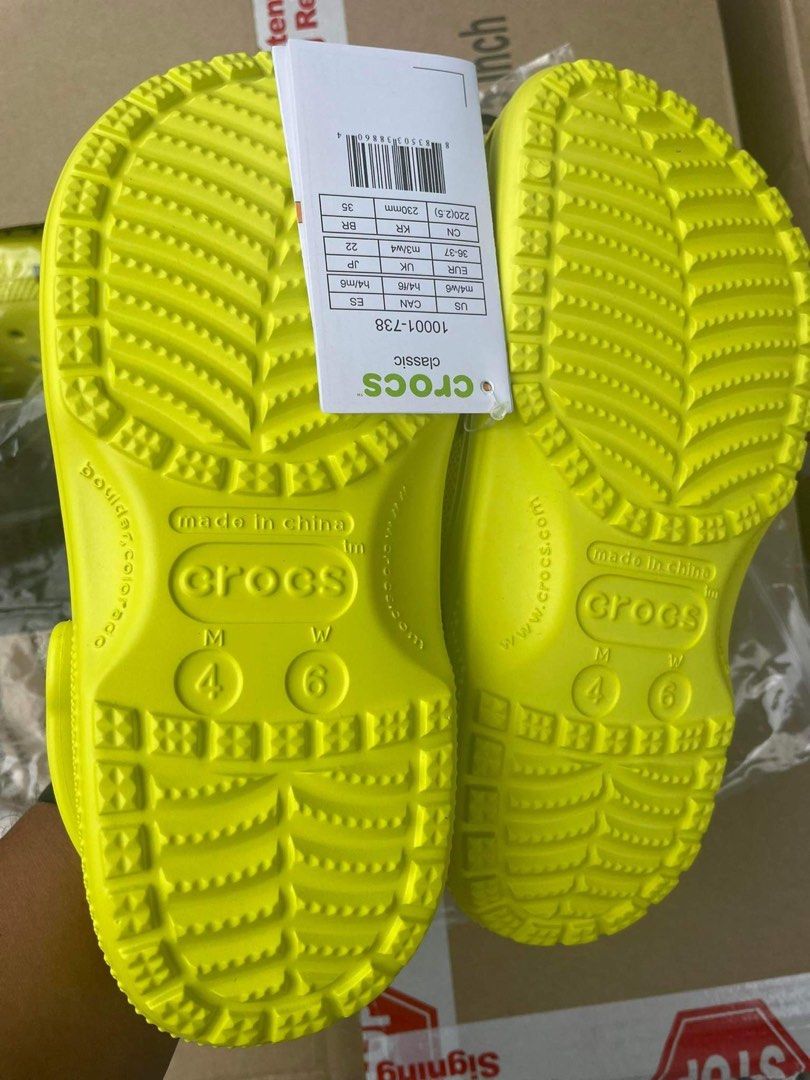 CROCS CLASSIC CITRUS, Women's Fashion, Footwear, Flats & Sandals on ...