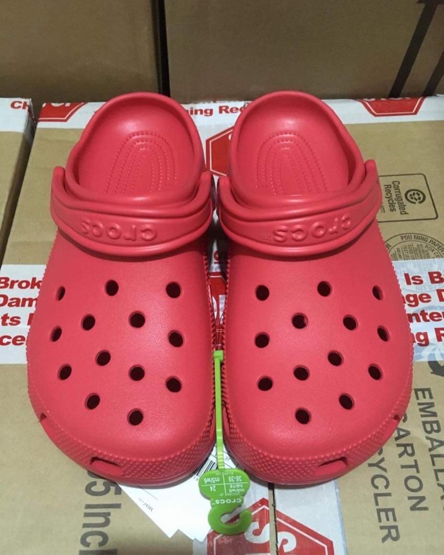 Crocs Classic Pepper Clog, Women's Fashion, Footwear, Flats & Sandals ...