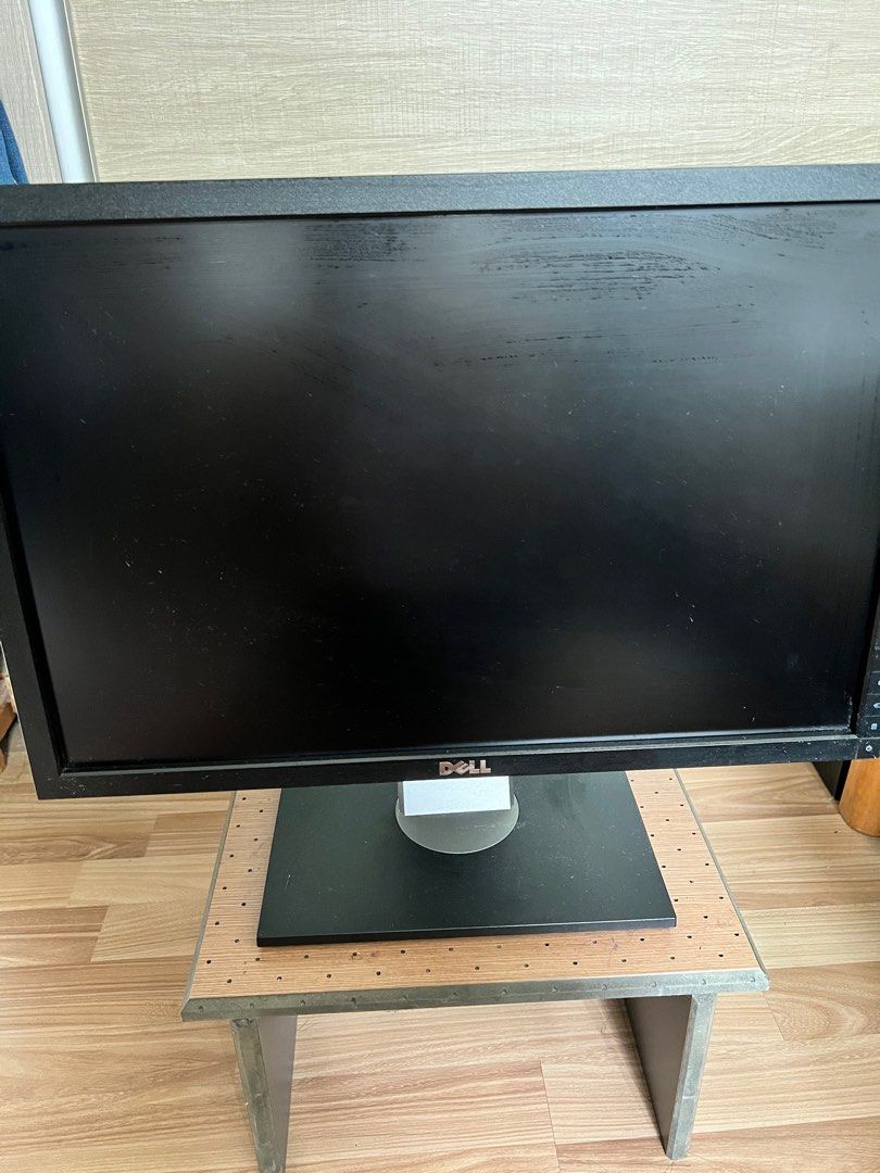 Dell Desktop Monitor, Computers & Tech, Desktops on Carousell
