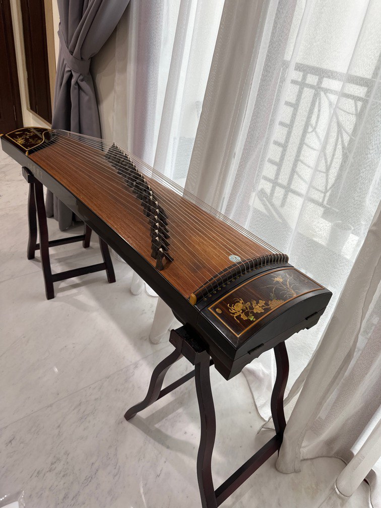 Dun Huang Guzheng ( bought from Eason music), Hobbies & Toys, Music ...