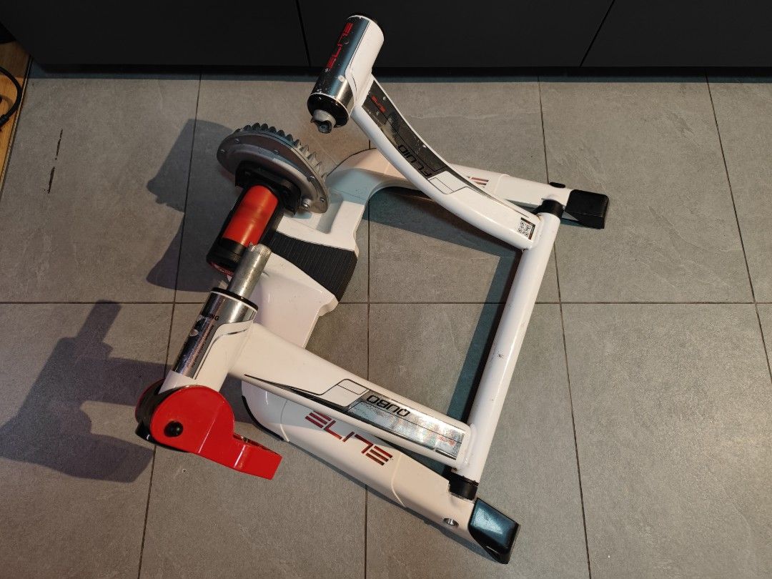 Elite qubo fluid trainer with training wheelset, Sports Equipment ...
