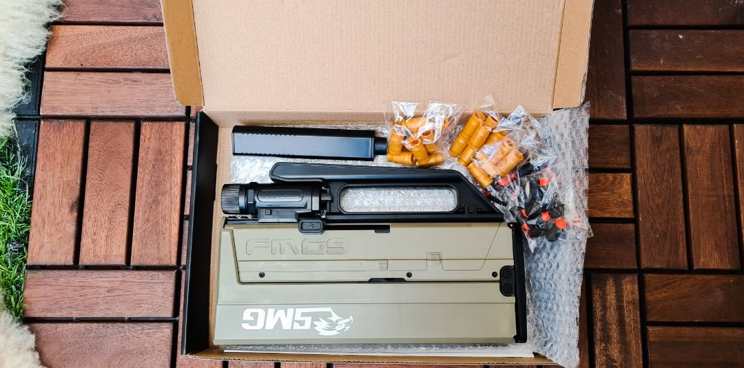 FMG9 Folding Submachine Gun Toy [ PM to deal], Hobbies & Toys, Toys ...