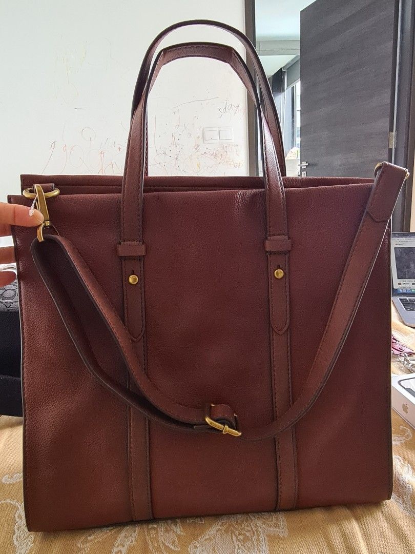 Fossil tote/shoulder bag, Women's Fashion, Bags & Wallets, Tote Bags on ...