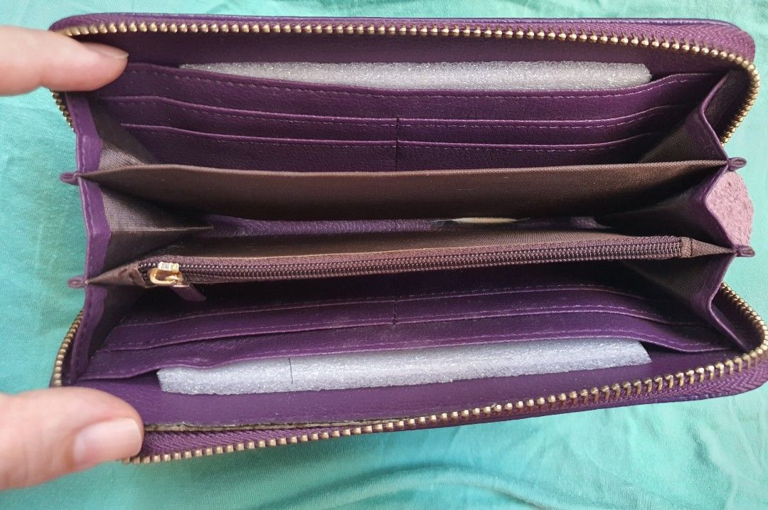 Guei Lutucchi Milano, Women's Fashion, Bags & Wallets, Wallets & Card ...