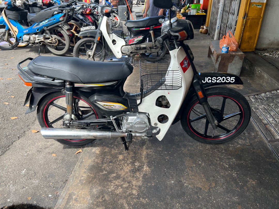 Honda EX5 Dream, Motorbikes on Carousell