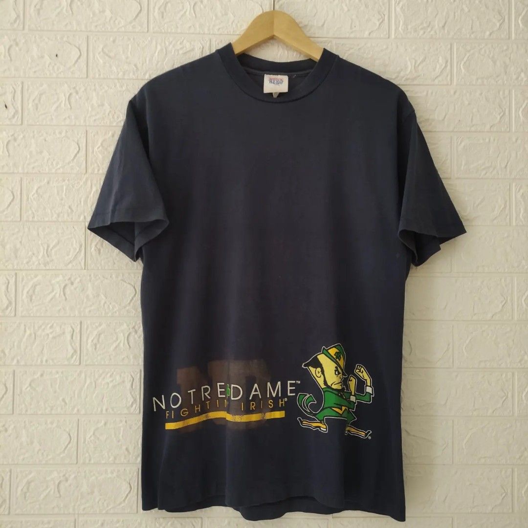 Kaos Vintage, Fesyen Pria, Pakaian , Atasan di Carousell