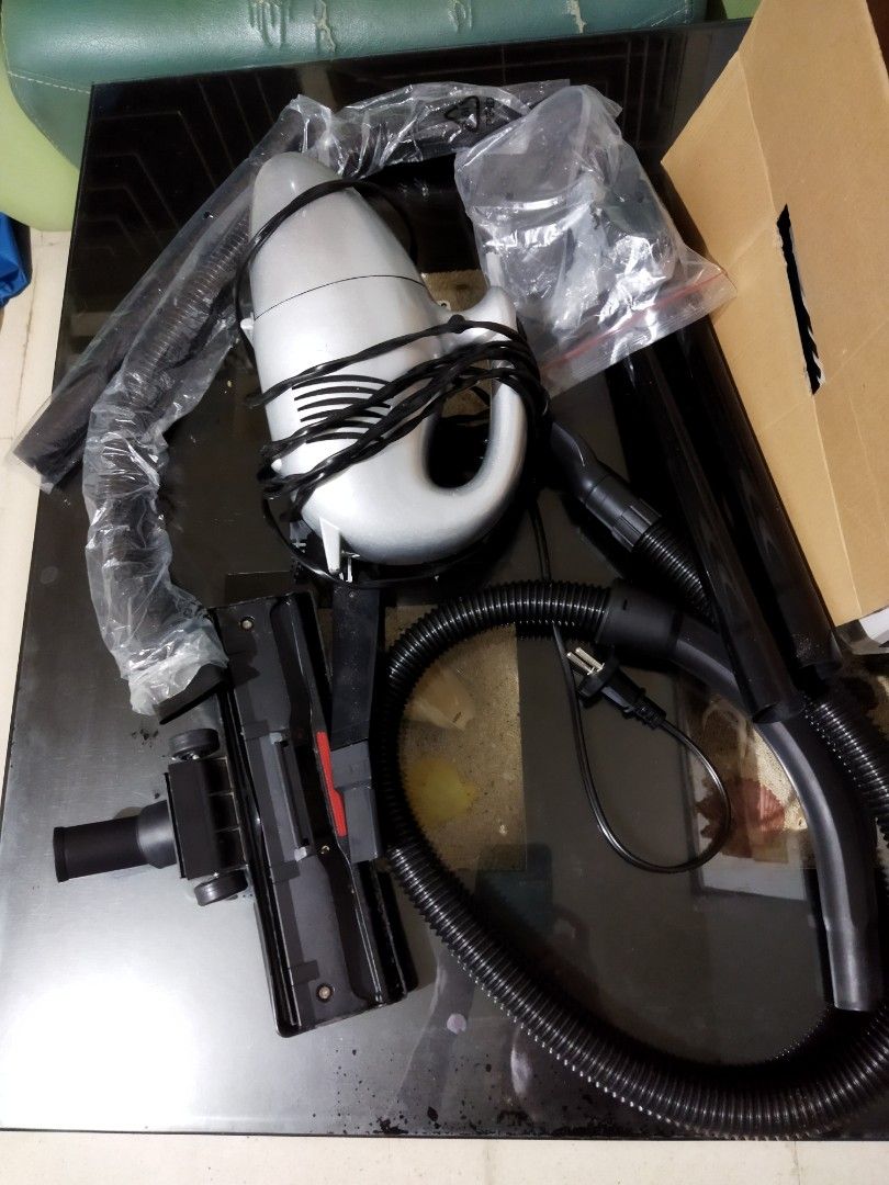 Krisbow turbo tiger vacuum cleaner, Perabotan Rumah di Carousell