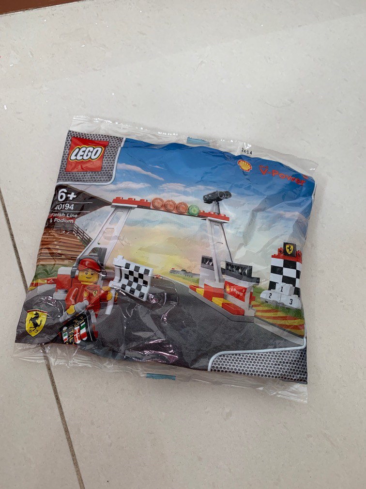 Lego40194 finish line & podium, Hobbies & Toys, Toys & Games on Carousell
