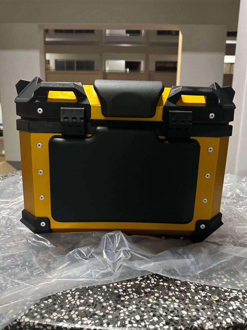 (LIMITED) Rich Gold 45L Top Box, Motorcycles, Motorcycle Accessories on ...