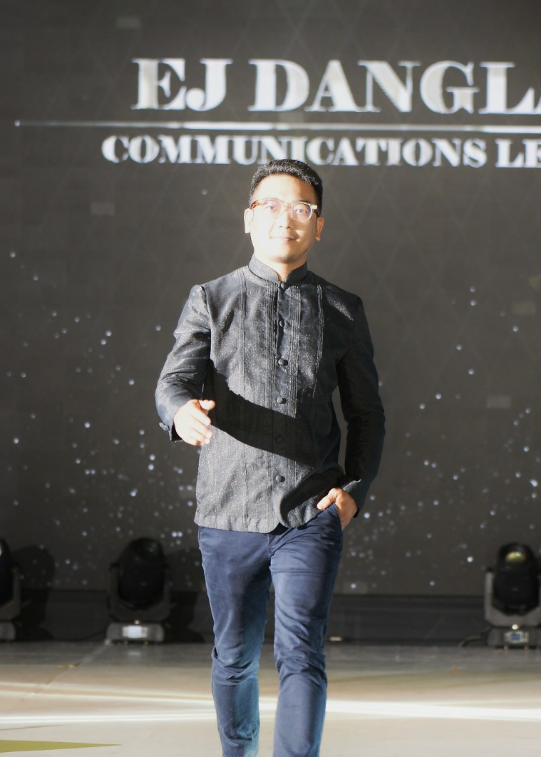 Modern Barong, Men's Fashion, Tops & Sets, Formal Shirts on Carousell