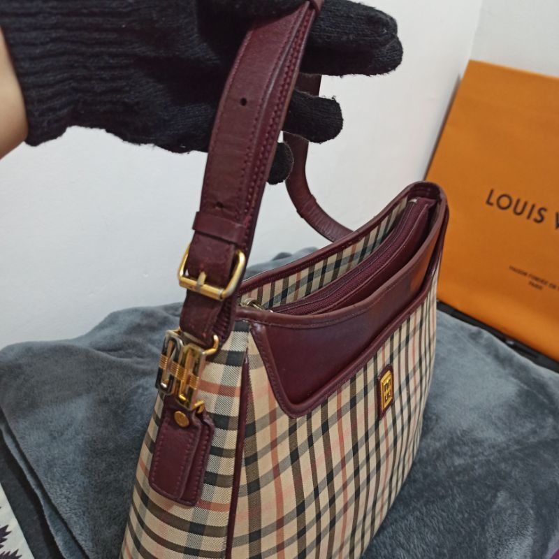 Original Daks Shoulder Bag, Women's Fashion, Bags & Wallets, Shoulder ...