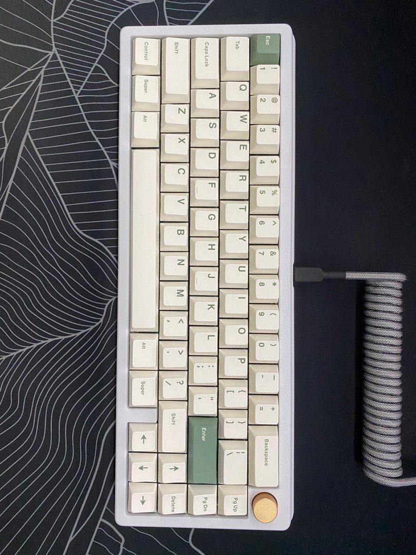 PBT green on cream keycaps, Computers & Tech, Parts & Accessories ...