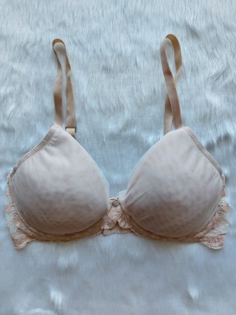 Peach lace bra, Women's Fashion, Undergarments & Loungewear on Carousell