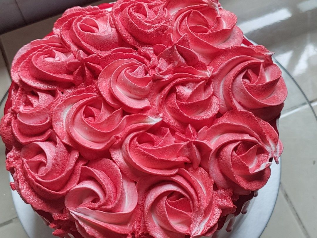 Red Drip Cake, Food & Drinks, Homemade Bakes on Carousell