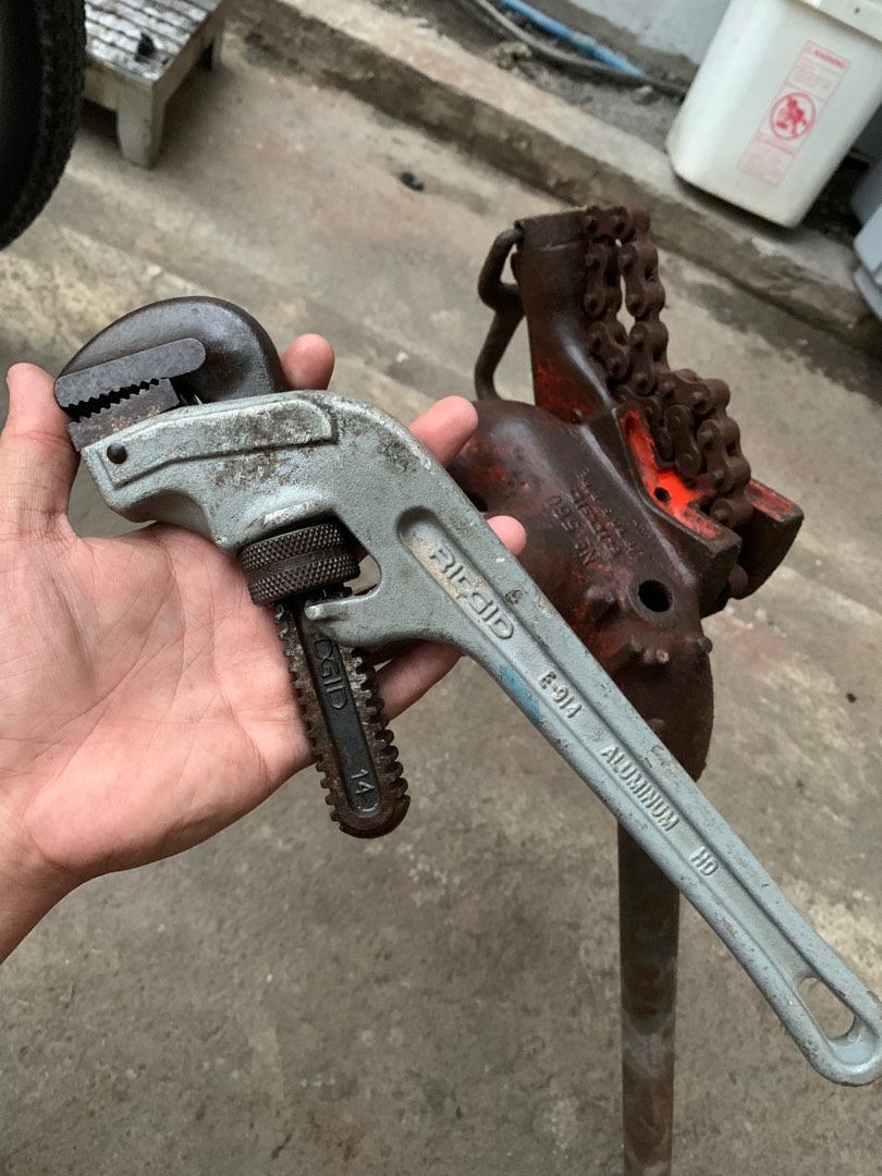 Rigid 14inch Offset Wrench, Commercial & Industrial, Construction Tools ...