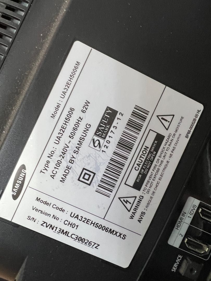 Samsung 32 inch TV with wall mount and base stand, TV & Home Appliances ...