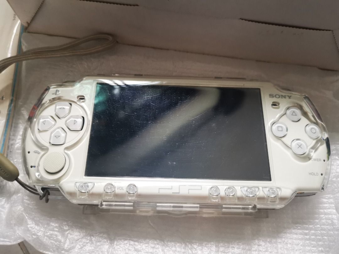 Sony PSP 2000 Ceramic White , Video Gaming, Video Game Consoles ...