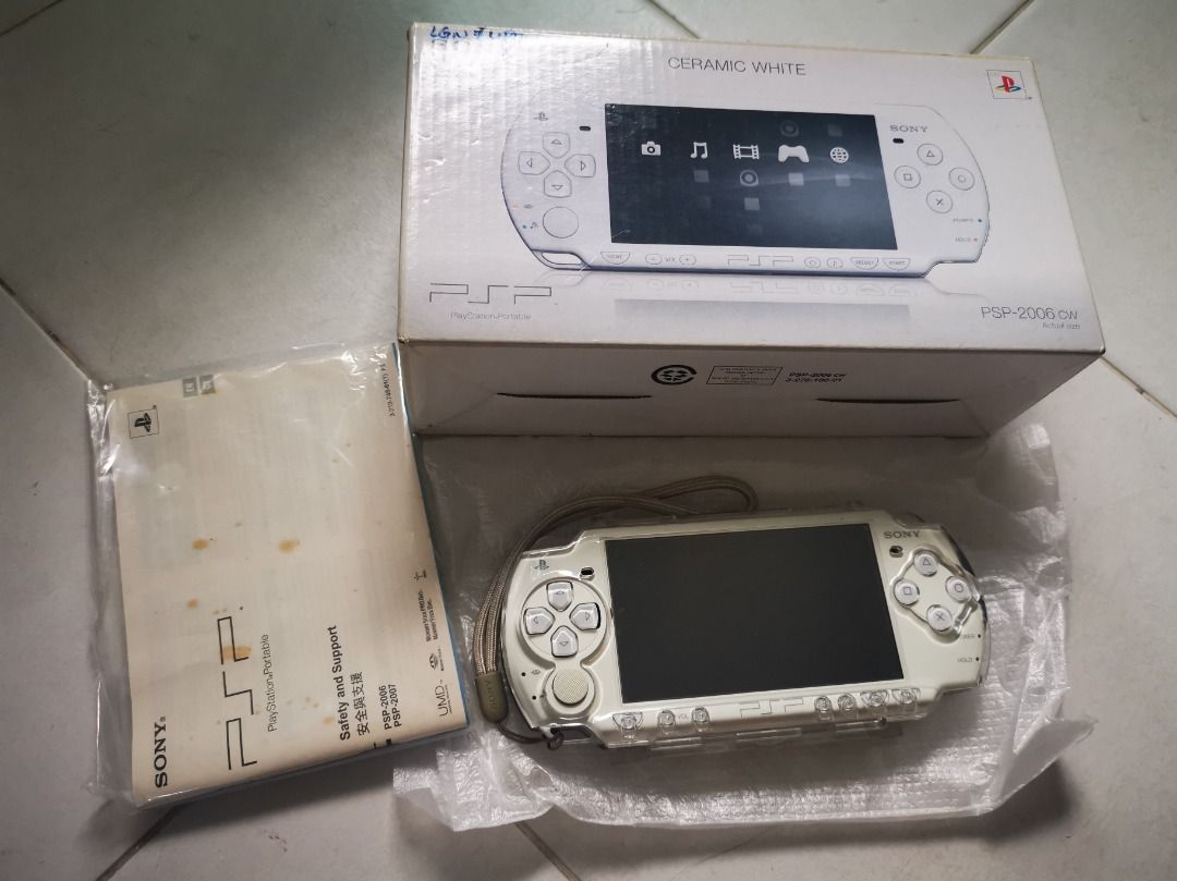 Sony PSP 2000 Ceramic White , Video Gaming, Video Game Consoles ...
