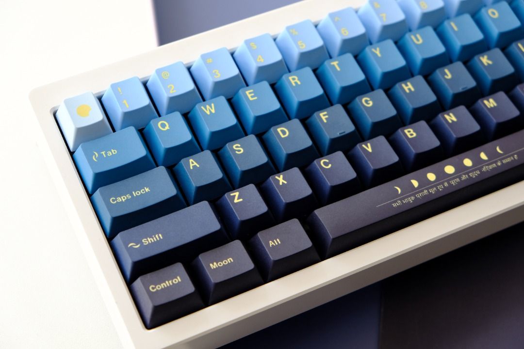 [SG Local Stock] The Moon Keycaps | 134 Keys | Cherry Profile | PBT Dye ...