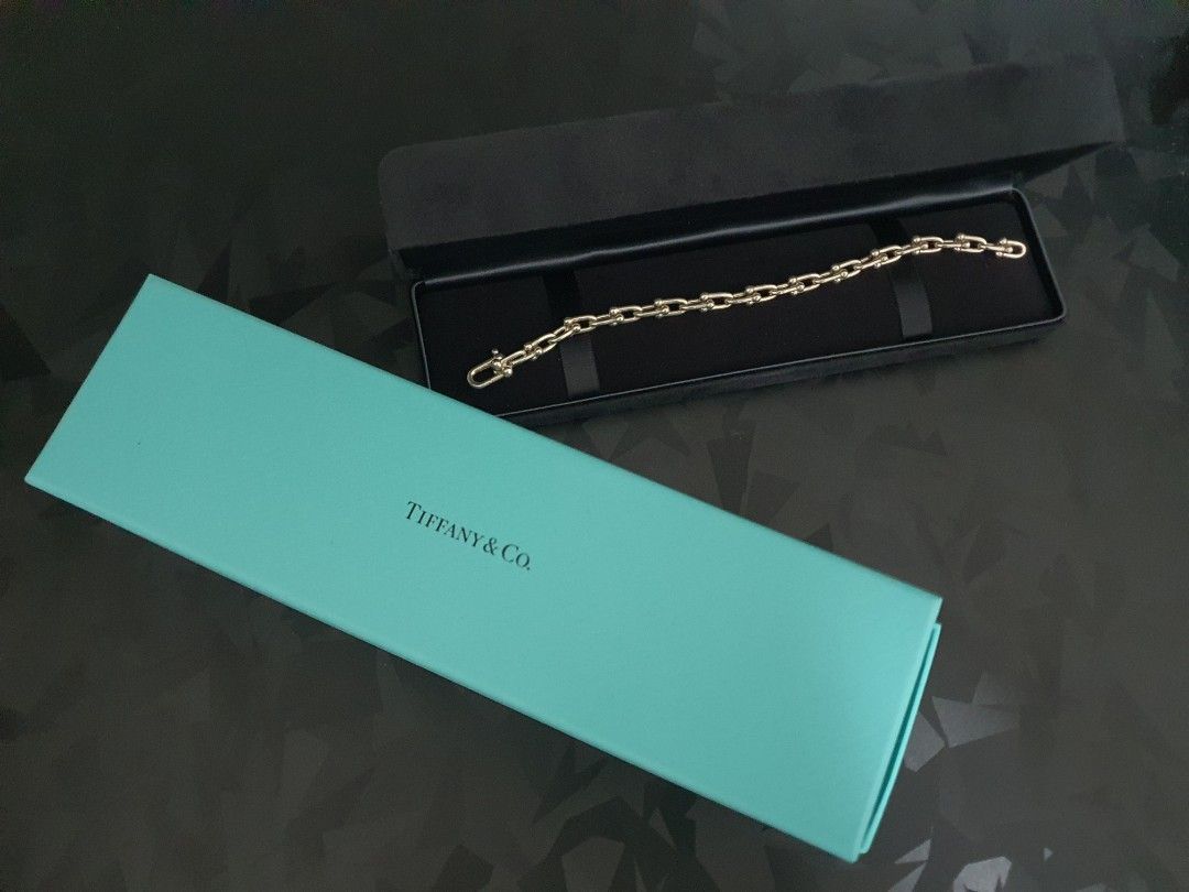Tiffany Hardware Interlocking Bracelet (Medium), Men's Fashion, Watches ...