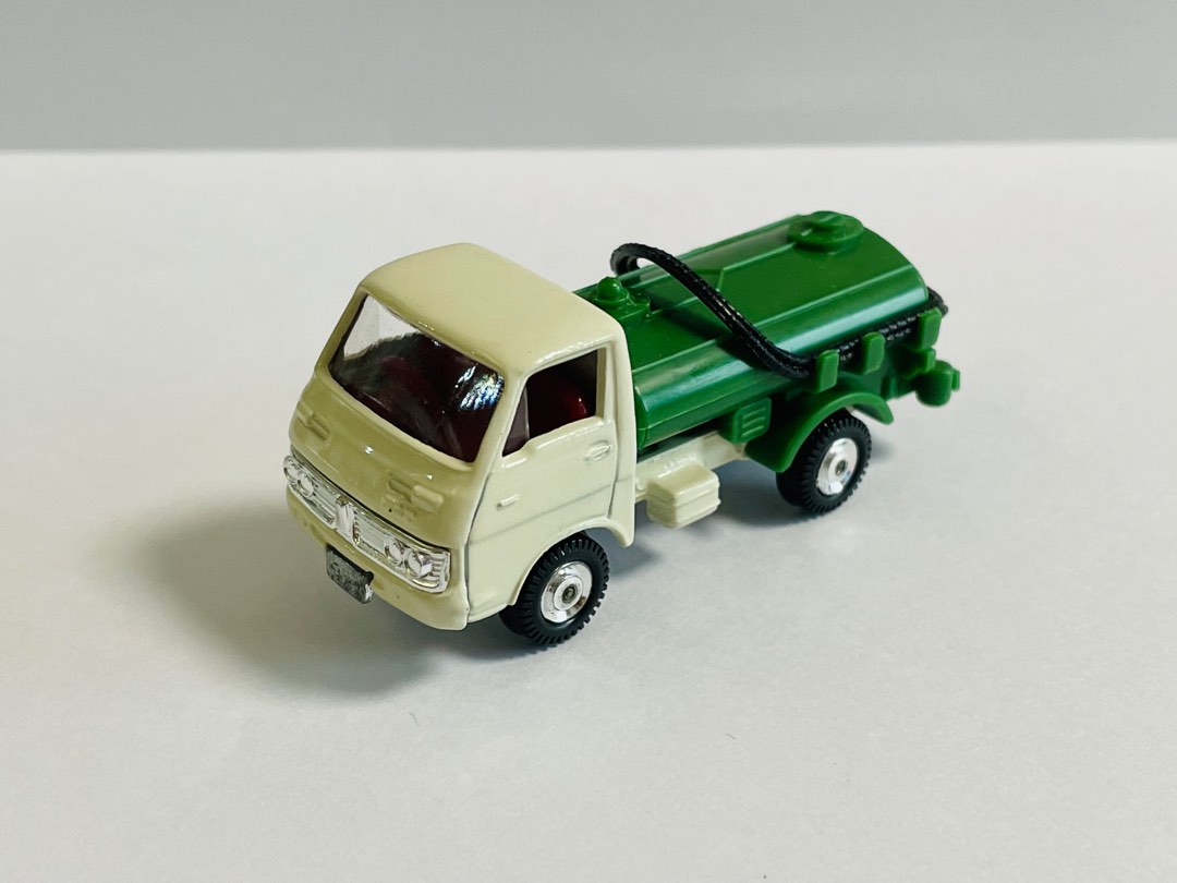 Tomica 37-1-2 2C - Isuzu Elf (Loose) - Made In Japan, 興趣及遊戲, 收藏品及紀念品 ...