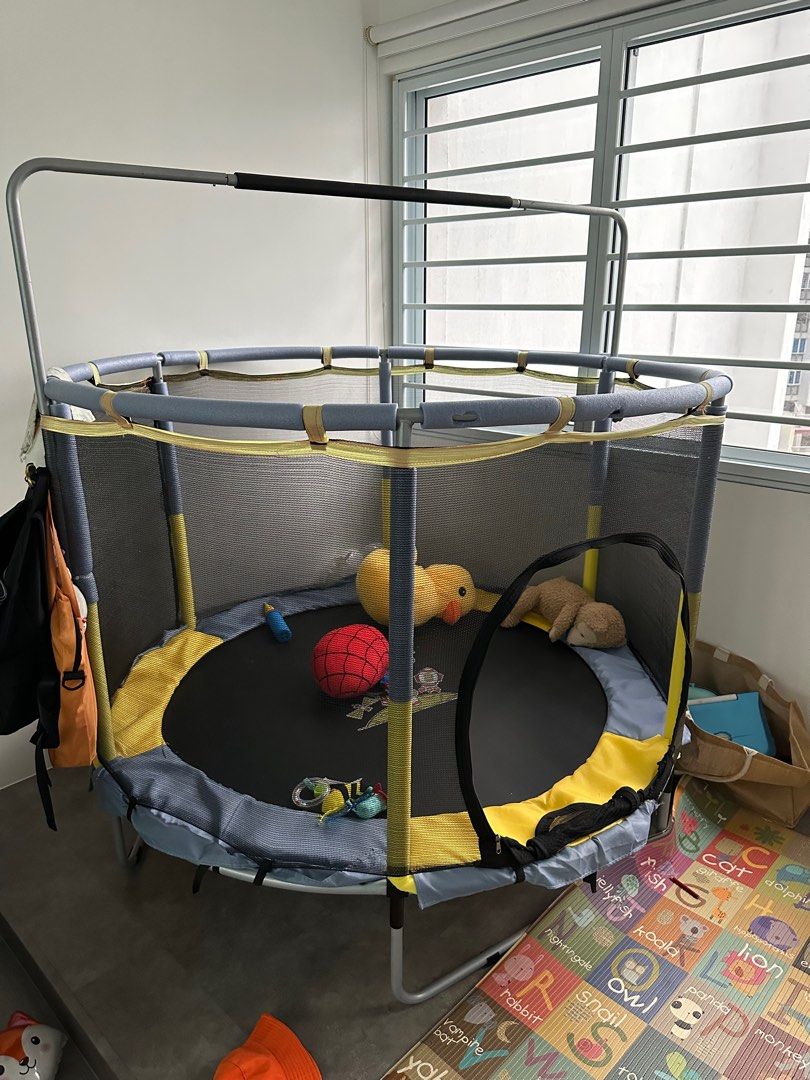 Trampoline, Hobbies & Toys, Toys & Games on Carousell