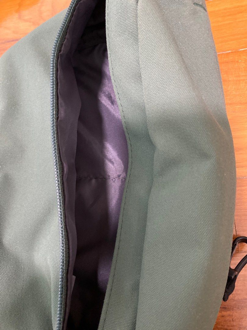 Uniqlo Robic Green Crossbody Bag, Women's Fashion, Bags & Wallets ...