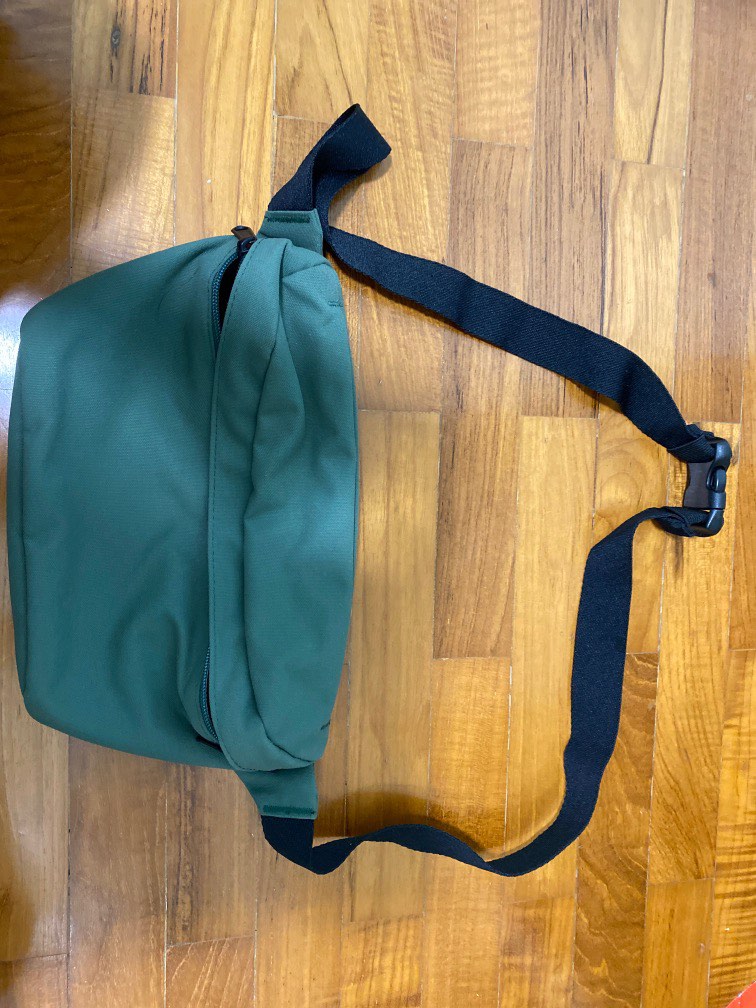 Uniqlo Robic Green Crossbody Bag, Women's Fashion, Bags & Wallets ...