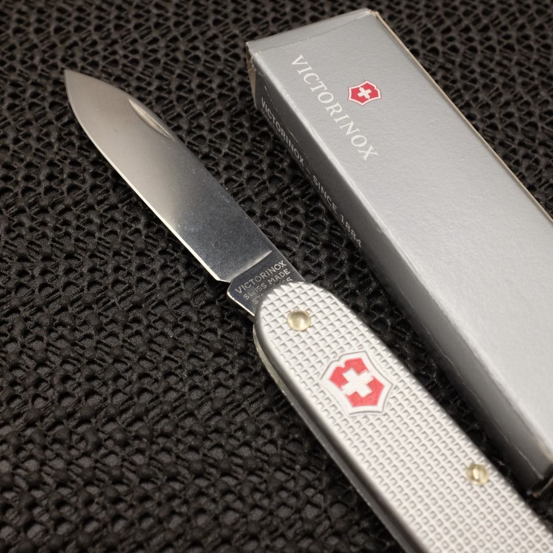 Victorinox Solo Alox (Silver) Swiss Army Knife, Sports Equipment ...