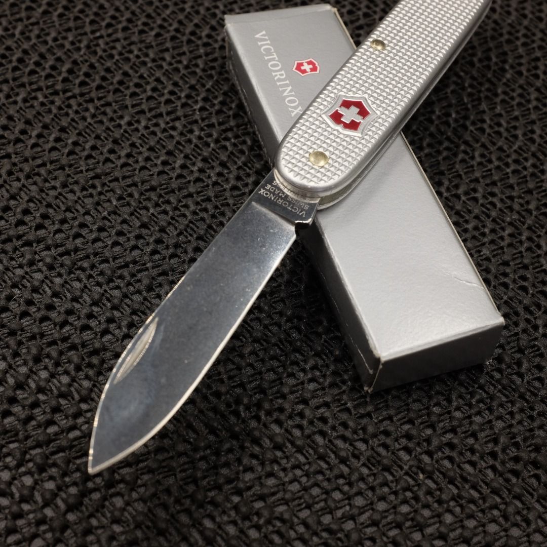 Victorinox Solo Alox (Silver) Swiss Army Knife, Sports Equipment ...