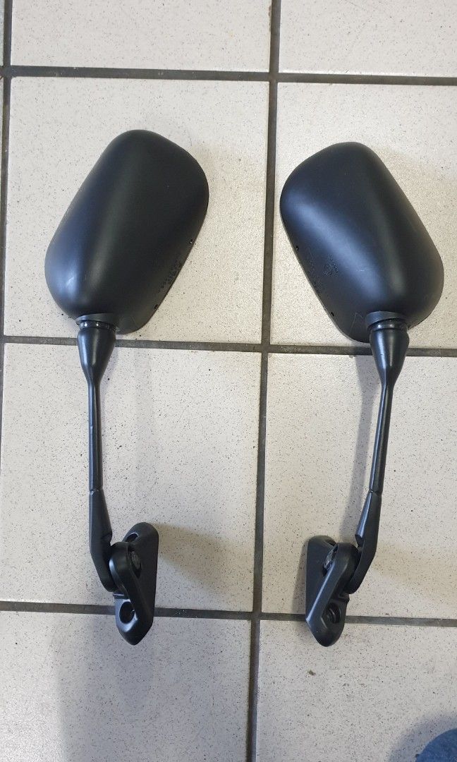 Yanaha R15 V2 side mirror, Motorcycles, Motorcycle Accessories on Carousell