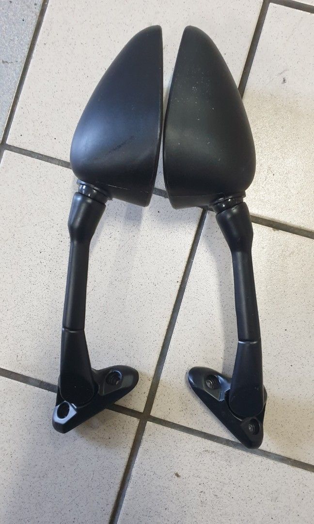 Yanaha R15 V2 side mirror, Motorcycles, Motorcycle Accessories on Carousell