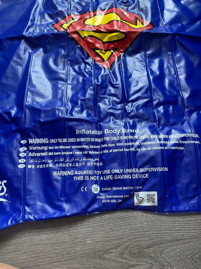 Zoggs Superman inflatable Surf Rider, Bayi & Anak, Baju Anak Laki-laki ...