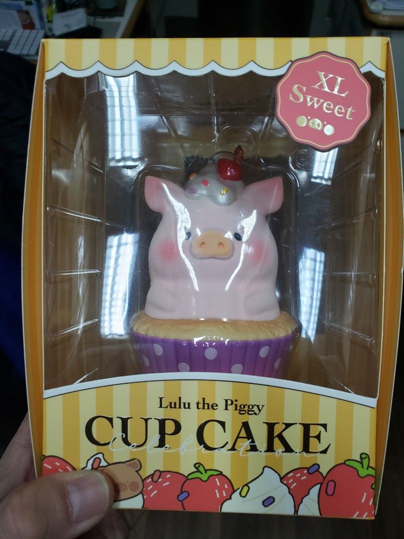 全新 lulu 豬 cup cake XL sweet 蛋糕 一隻 未開封, 興趣及遊戲, 玩具 & 遊戲類 - Carousell