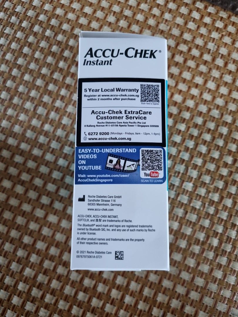 AccuCheck Accu-check Accu check instant blood glucose meter and lancing ...