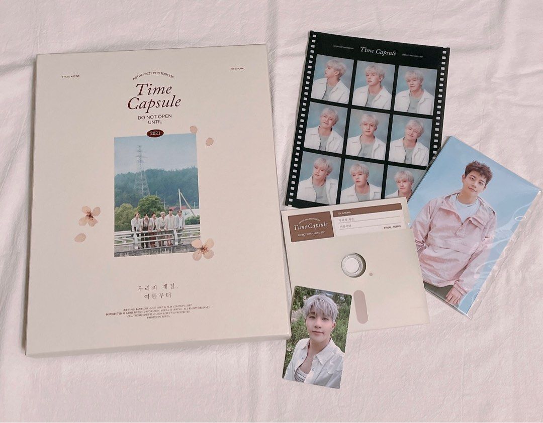ASTRO 2021 PHOTOBOOK [TIME CAPSULE], 興趣及遊戲, 收藏品及紀念品, 韓流 - Carousell