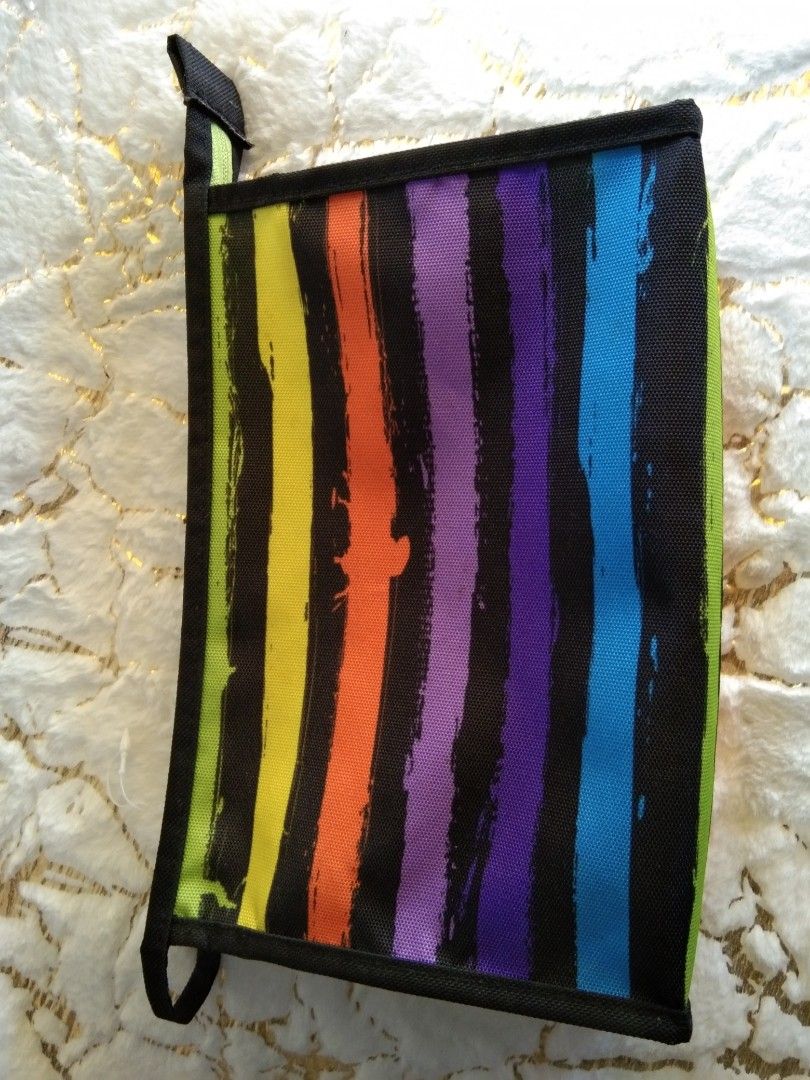 bench pouch, Women's Fashion, Bags & Wallets, Purses & Pouches on Carousell