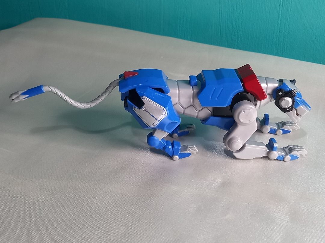 "Blue Lion" VOLTRON LEGENDARY DEFENDER 2017 Dreamworks Playmates Toy ...