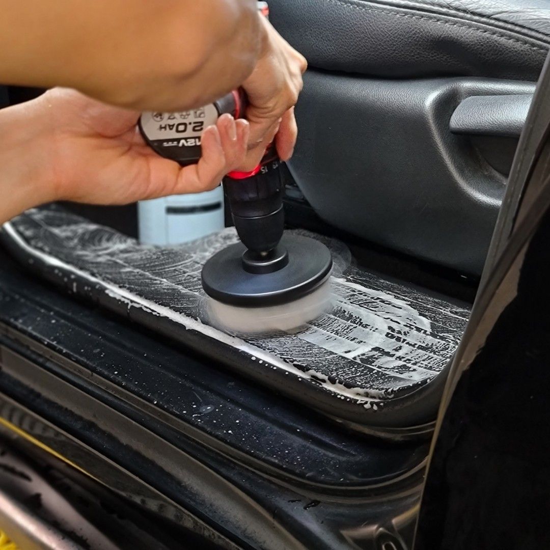 Car Polish Interior Grooming, Car Polishing, Car wash, Fumigation, Engine Bay, Extractor, Carpet ...