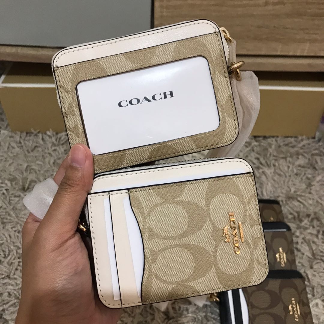 Coach zip card white sig, Women's Fashion, Bags & Wallets, Wallets ...
