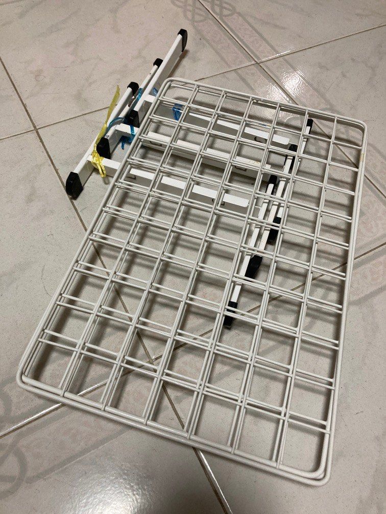 Daiso Metal Display Net with Stands, Furniture & Home Living, Home ...